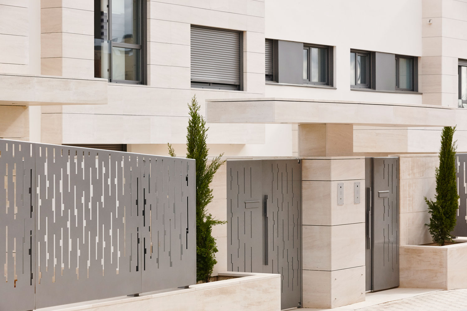 modern-residential-building-entrance-estate-proper-PEV4T5F | Ericsus ...